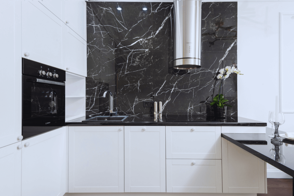 Smart Wall Decor: Optimizing Small Kitchens with Functional and ...